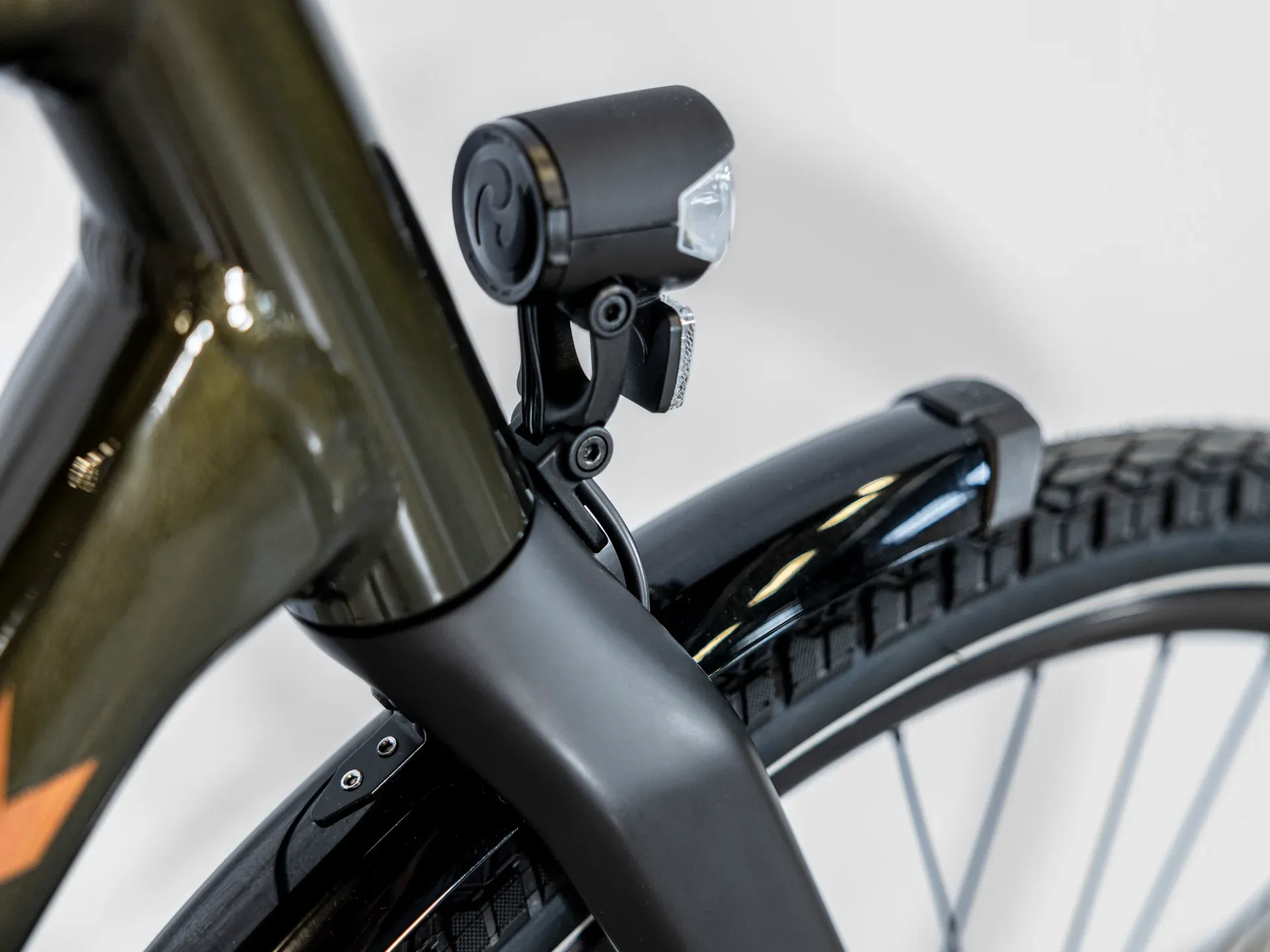 TREK Dual Sport 3 Equipped Gen 5 Hybrid Bike in Black Olive