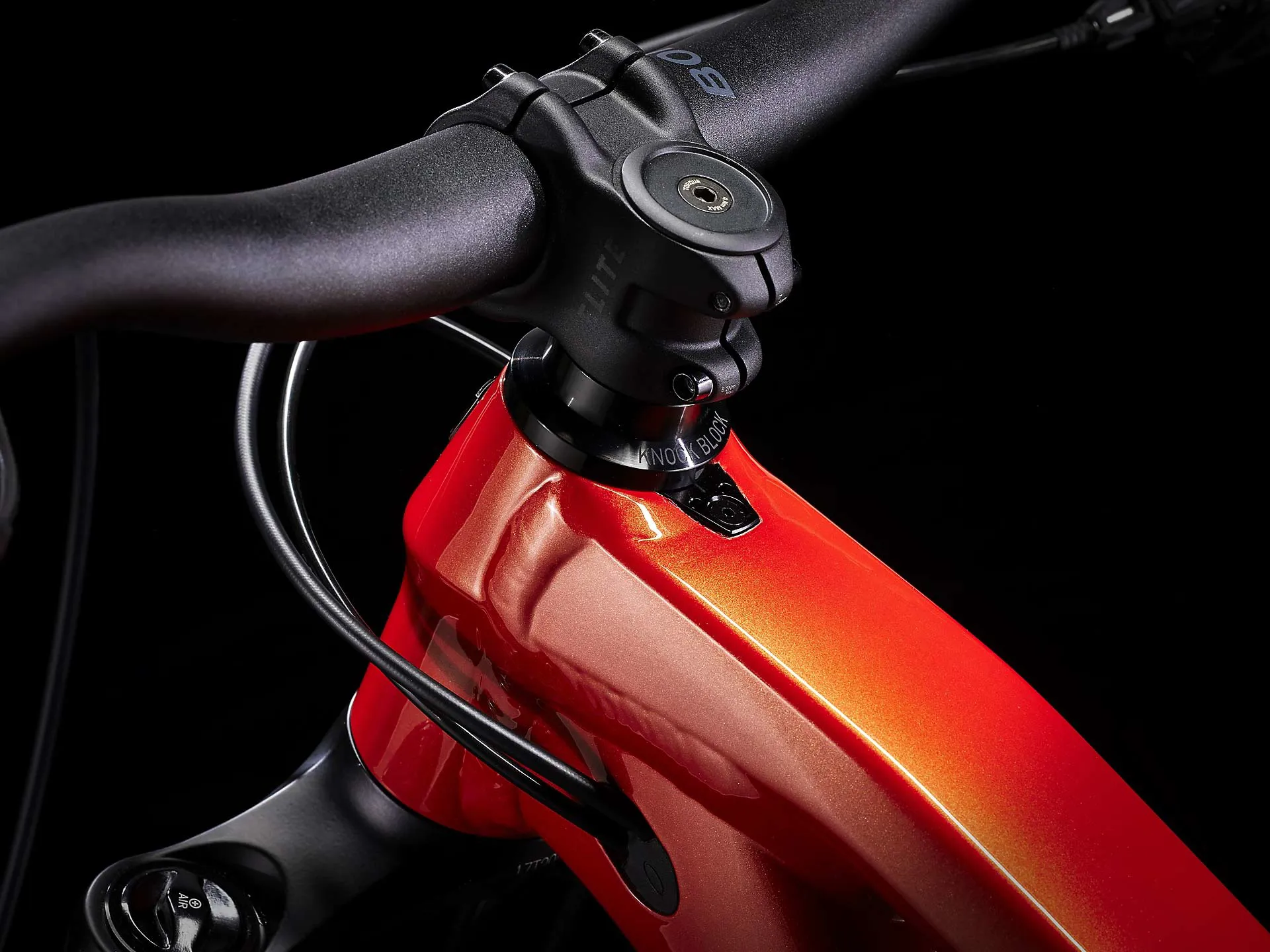 TREK Slash 7 Full Suspension Mountain Bike in Lava Red