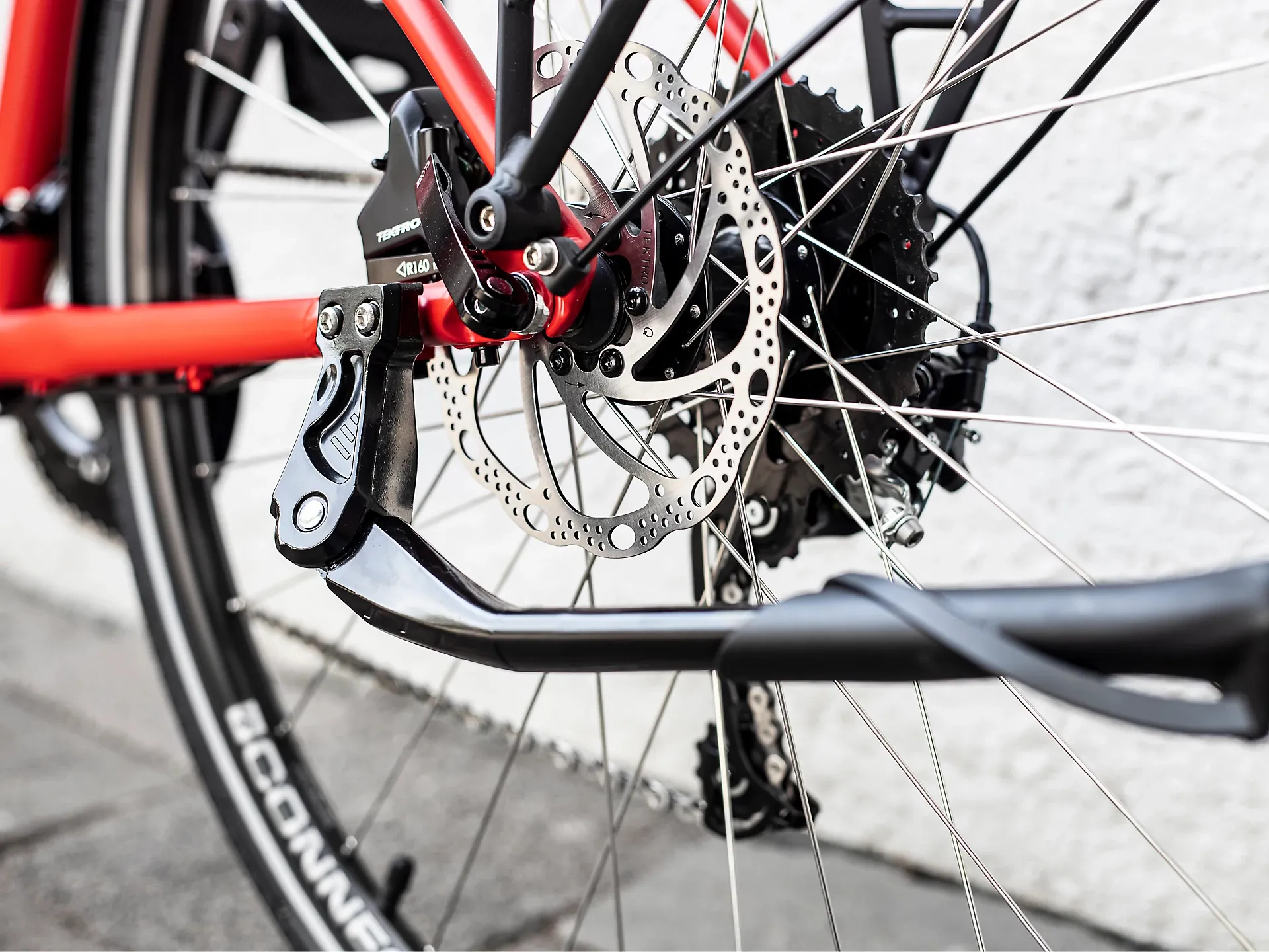 TREK FX 2 Disc Equipped Stagger Hybrid Bike in Red