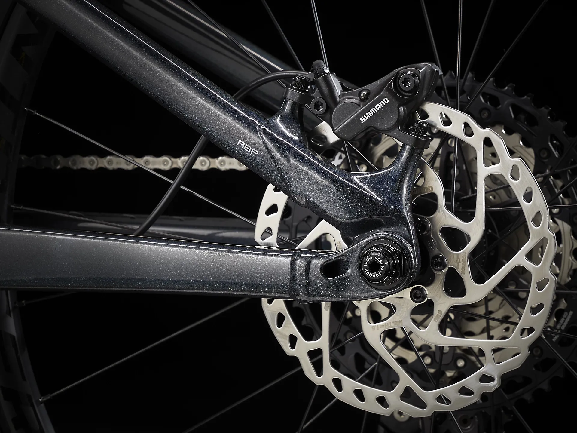 TREK Remedy 8 Full Suspension Mountain Bike in Dark Prismatic