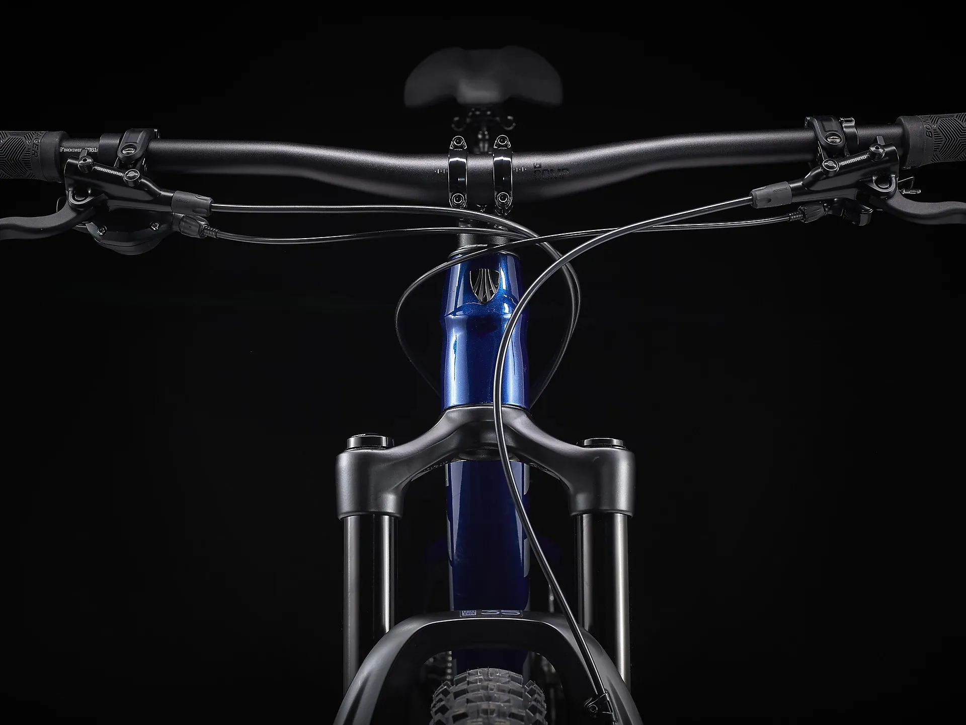 TREK Roscoe 8 Hardtail Mountain Bike in Mulsanne Blue