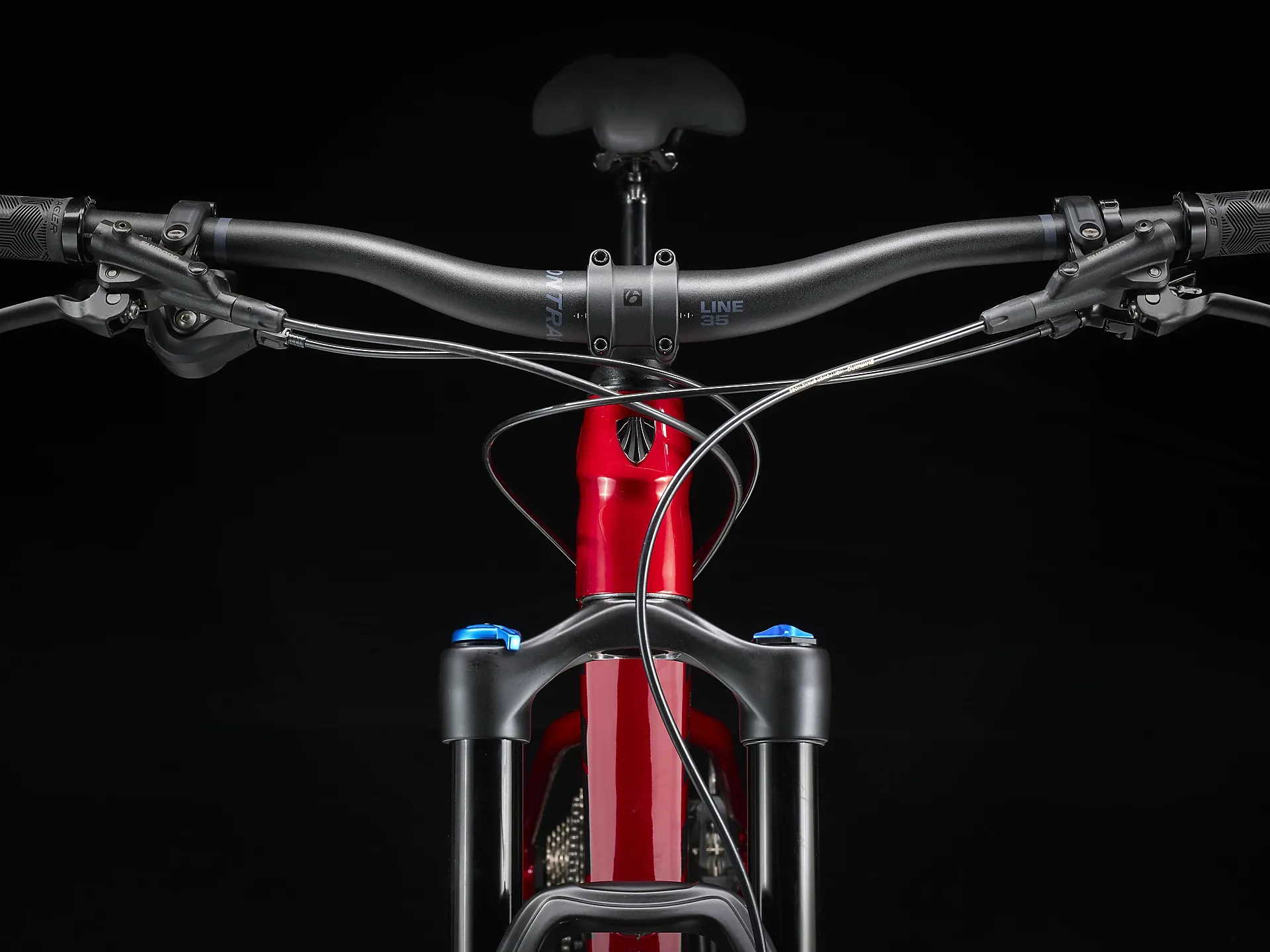 TREK Roscoe 9 Hardtail Mountain Bike in Crimson