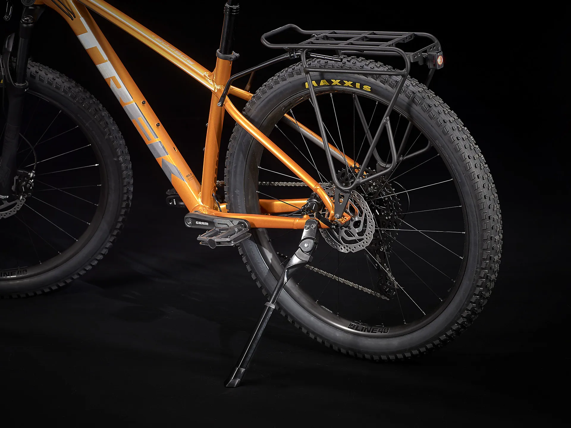 2021 Trek Roscoe 7 Factory Hardtail Mountain Bike Orange and Gunal