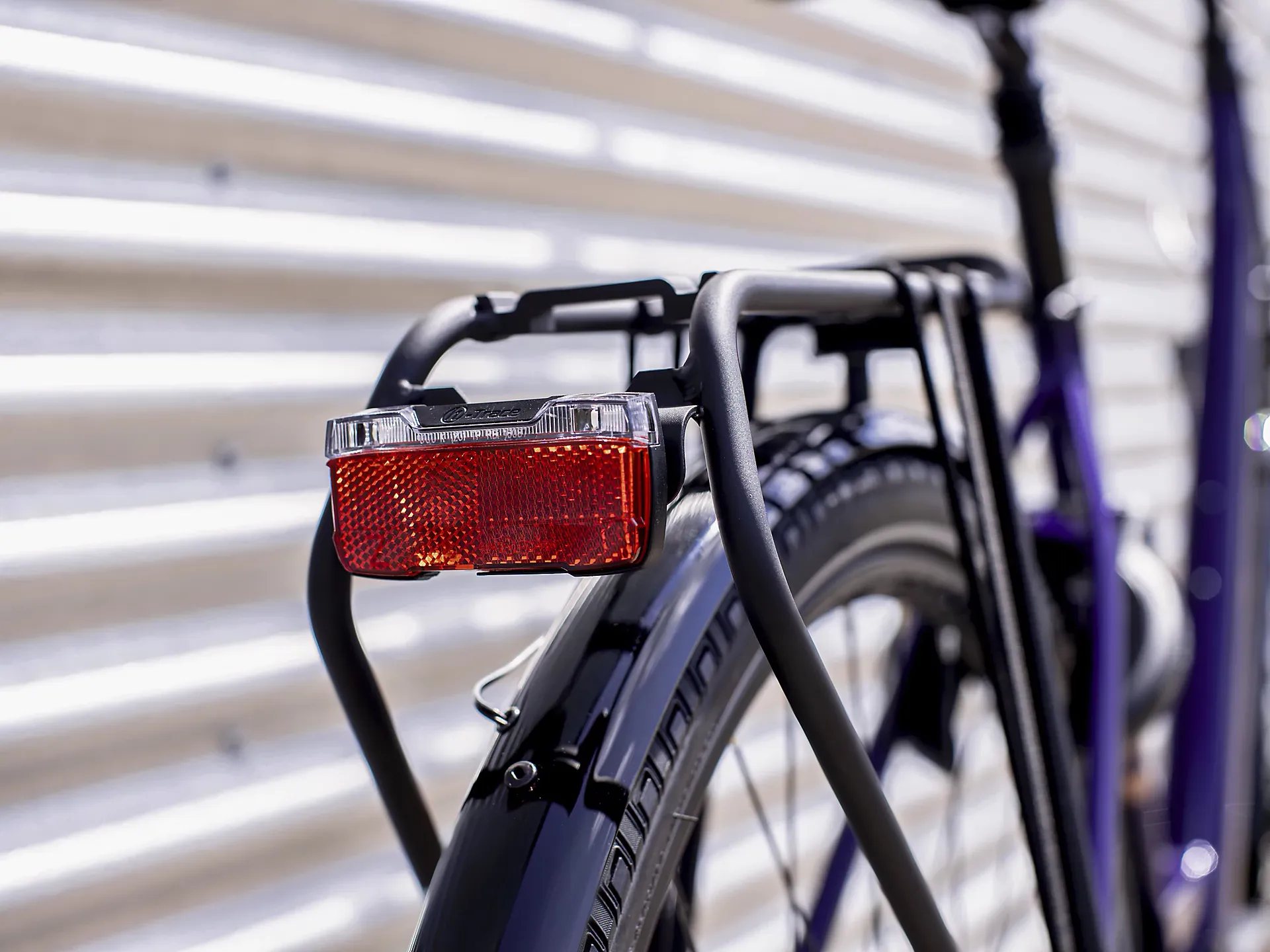 2022 Trek Verve 3 Equipped Lowstep Hybrid Bike Purple