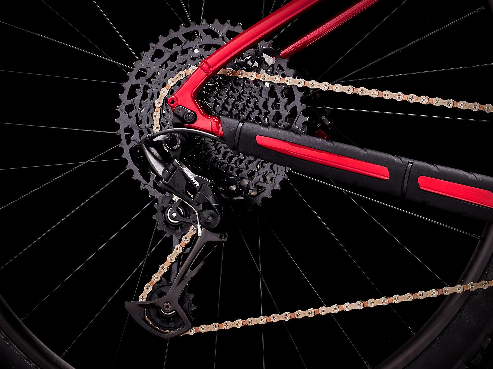 TREK Marlin 8 Gen 3 Hardtail Mountain Bike in Crimson Red